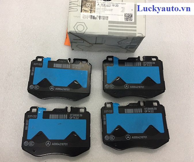 Má phanh (bố thắng) trước xe Mercedes C180 W205_ 008 420 18 20- 0084201820